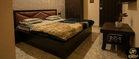 Quarto casal premium | Wi-Fi de cortesia