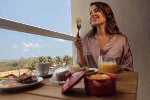 Café da manhã com buffet grátis todos os dias
