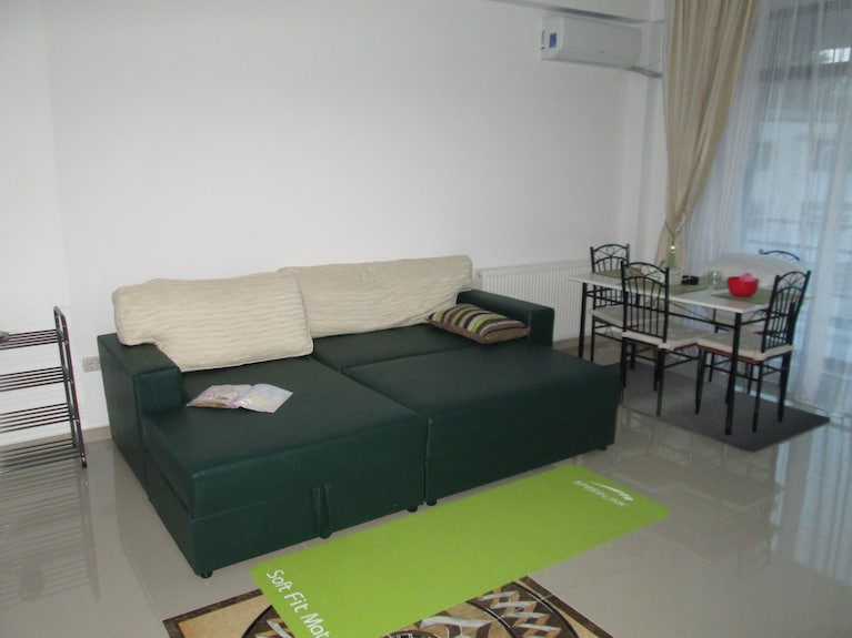 2 Minutes From City Park Mall, Very Close For Beach/ Sea - Constanța