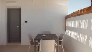 Casa luxo, sacada, vista para o mar | Opções para refeição no quarto