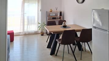 Apartamento (One Bedroom Apartment with Balcony) | Sala de jantar