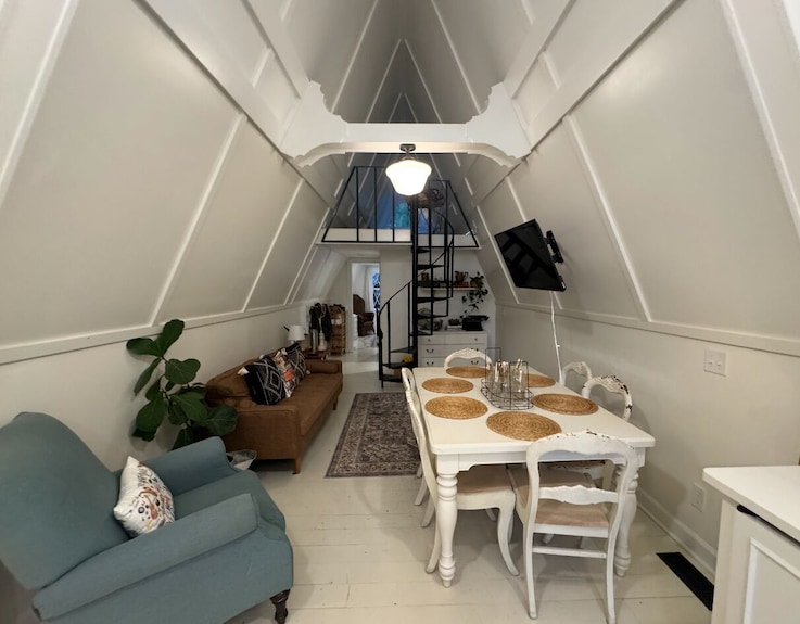 Charming Waterfront Lake House Located On Lake Guntersville In Hollywood, Al - 好萊塢