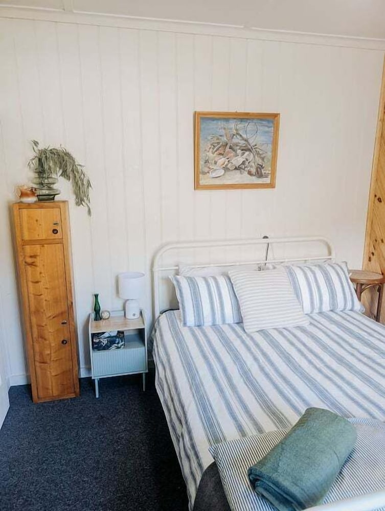 Little Yellow Cottage Queenstown Reviews, Deals & Photos 2026 - Vrbo
