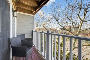 Harbour Sails 5 Family Townhome Ping Pong & Pool Reviews, Deals ...