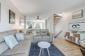Harbour Sails 5 Family Townhome Ping Pong & Pool Reviews, Deals ...