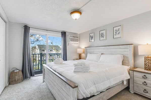 Harbour Sails 5 Family Townhome Ping Pong & Pool Reviews, Deals ...