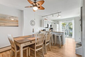 Harbour Sails 5 Family Townhome Ping Pong & Pool Reviews, Deals ...