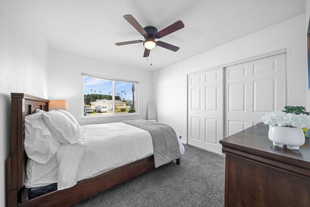 4BR Escape w/ Backyard Parking Mins to Disney - La Habra | Vrbo