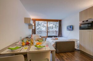 Wi-fi, roupa de cama fornecida