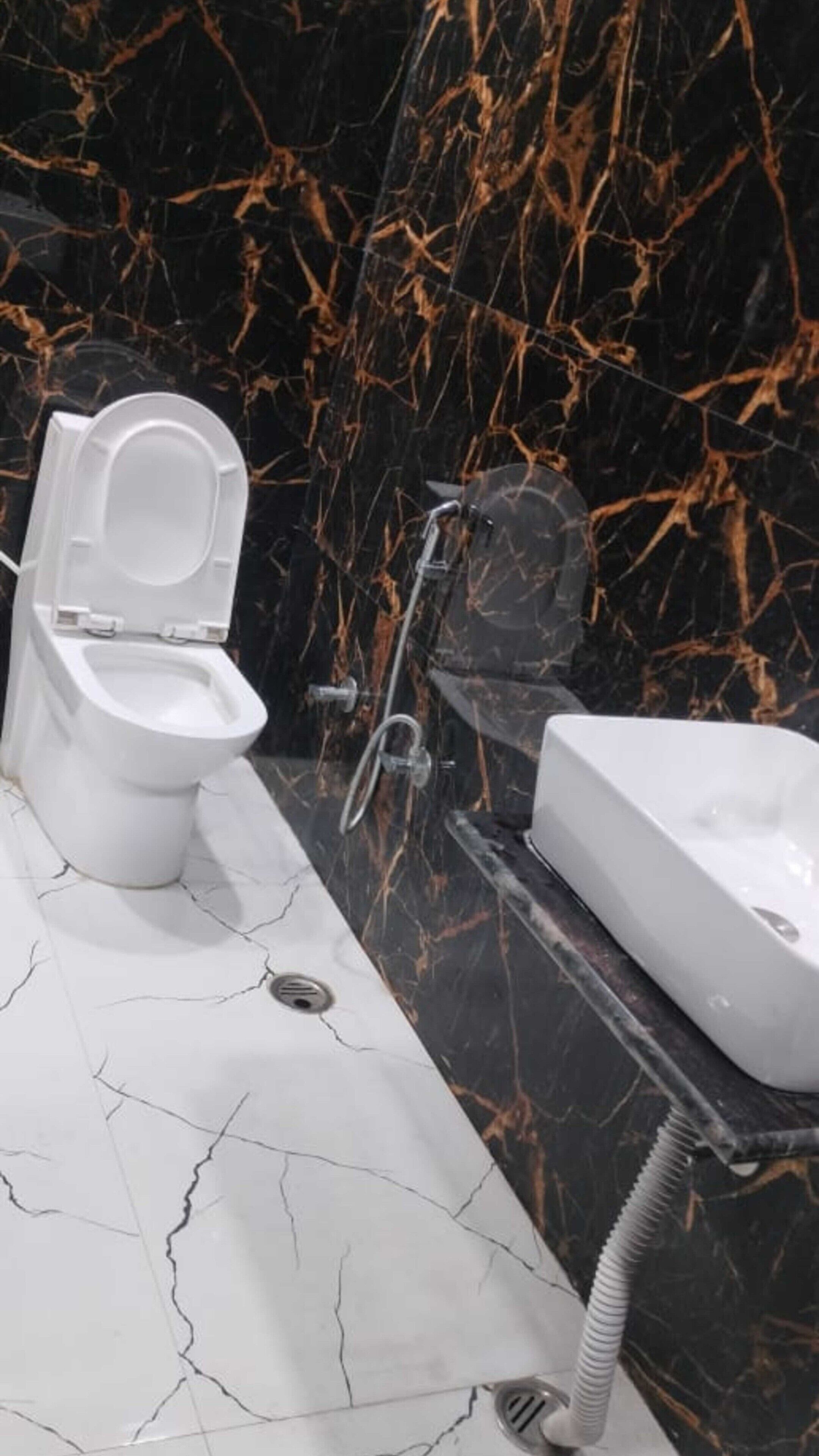 Chuveiro, sabonete, shampoo 