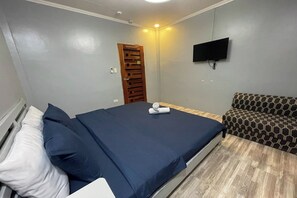 Quarto standard (Couple 1) | Escrivaninha, camas extras/dobráveis (sobretaxa), Wi-Fi de cortesia