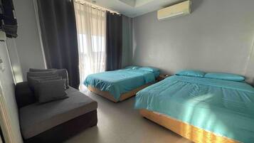 Loft família, vista para a piscina | Escrivaninha, camas extras/dobráveis (sobretaxa), Wi-Fi de cortesia