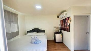 Quarto Duplo, 1 cama queen-size | Wi-fi grátis, roupa de cama fornecida