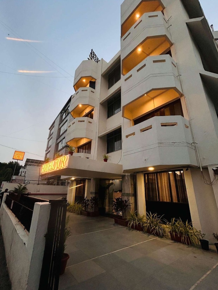 7cr Hotel - Vadodara