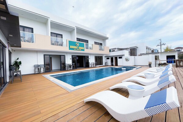 Aberry Shore Resort Hotel La Union - 