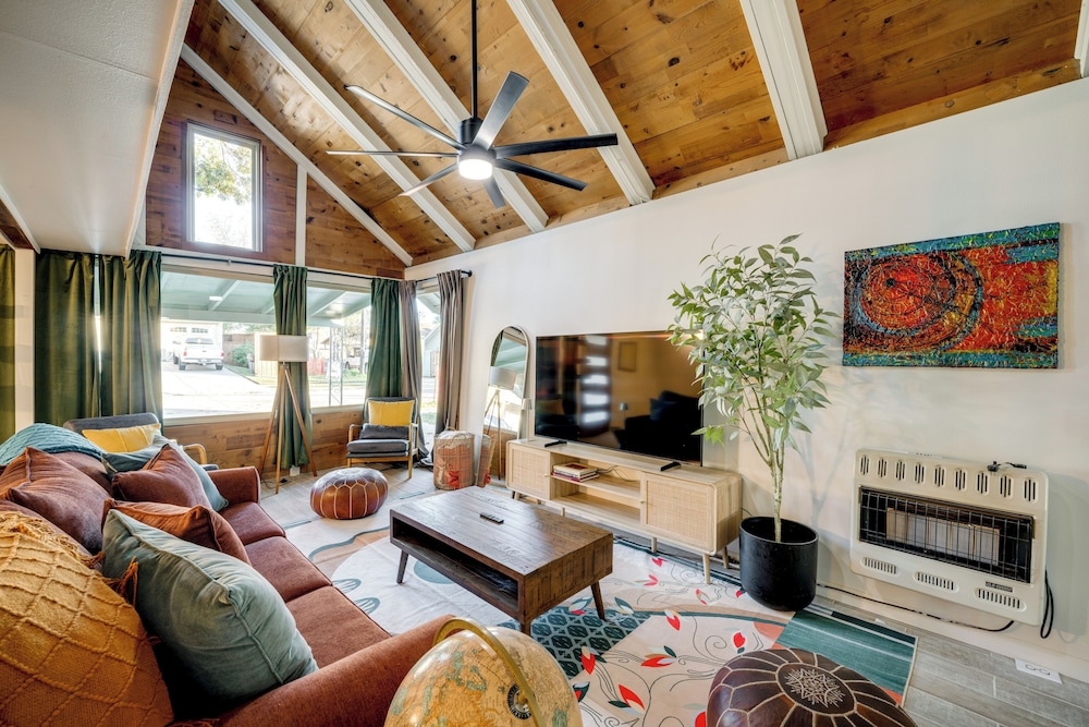 Walk To Historic Dtwn Frisco! Updated A-frame Home - Texas