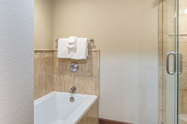 7th-floor Everline Suite W/ Winter Resort Perks! - Tahoe City, CA