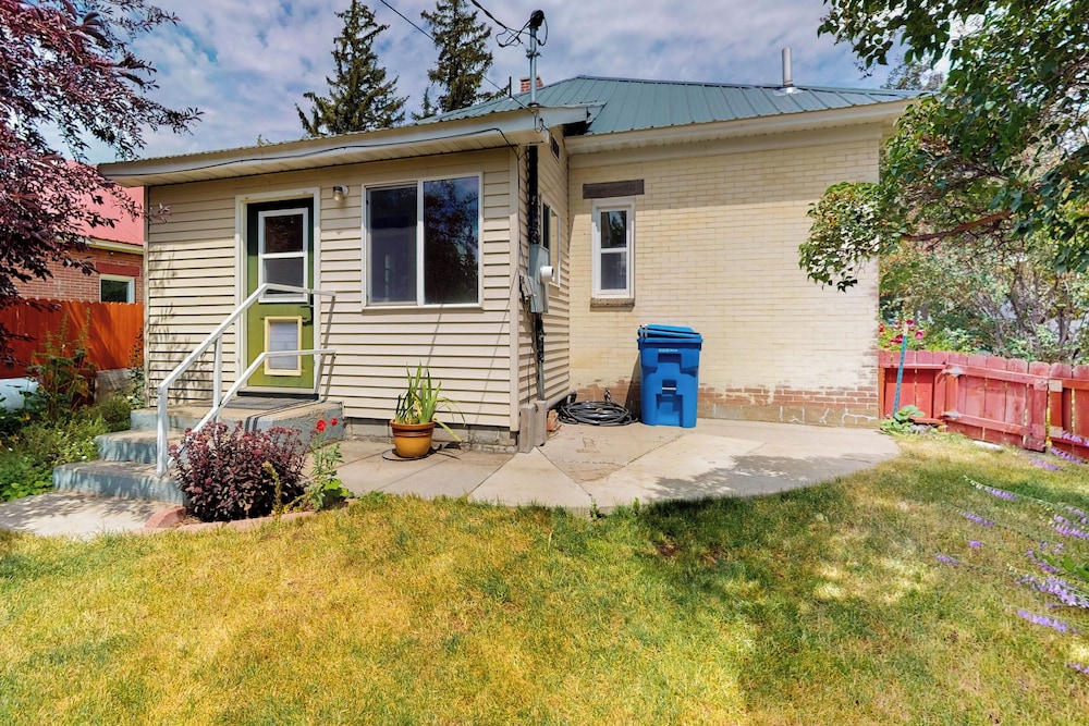 2br Home W/ Mountain View, W & D, Private Yard - Ashton, ID