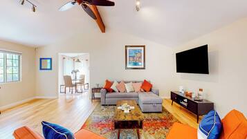 Casa (2 Bedrooms) | Interior