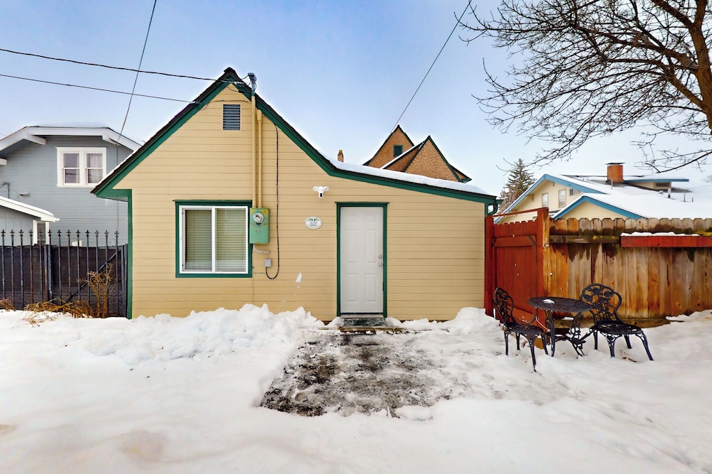 1br Sunlit Retreat W/ Patio - Near Golf & Parks - Klamath Falls, OR