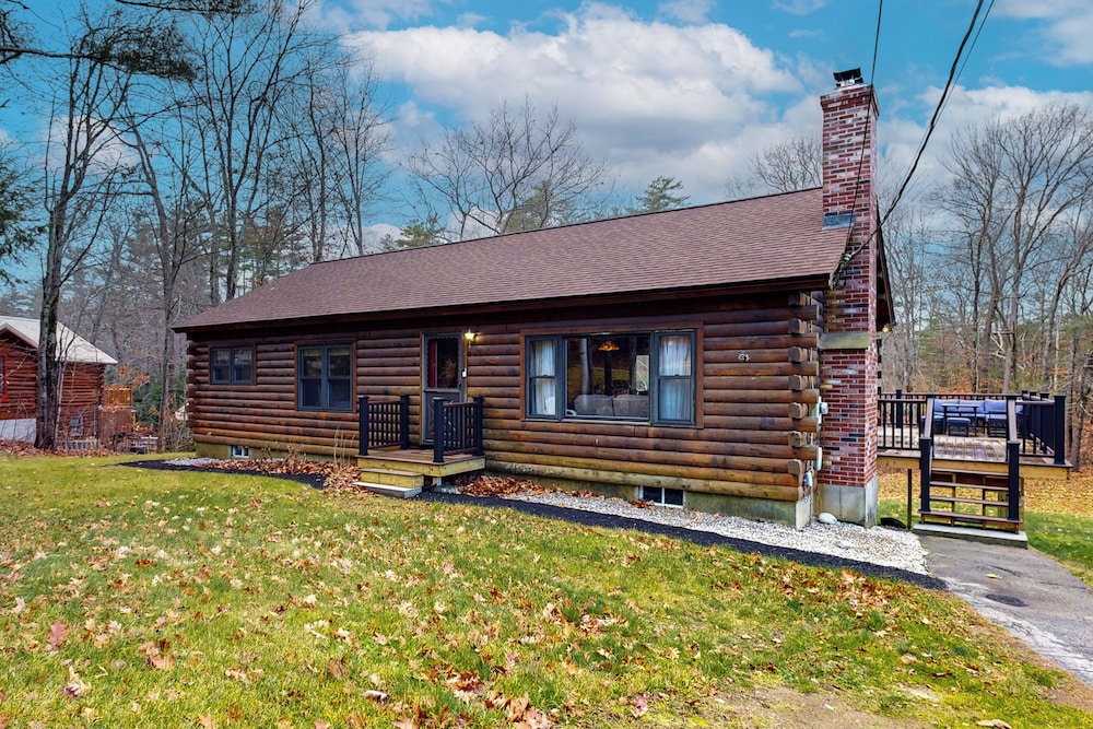 3 Br Cozy Retreat W/ Spacious Deck & Fire Pit - New Hampshire (State)