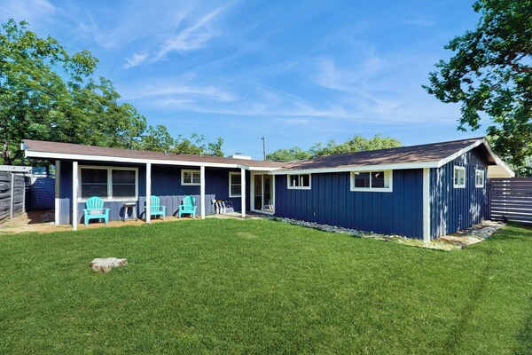 Wine Country Retreat W/ Yard: 1 Mi To Main Street - Fredericksburg, TX