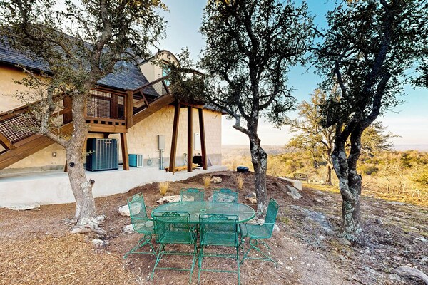 'Lone Star Leisure' Condo W/ Hill Country Views - Comfort, TX