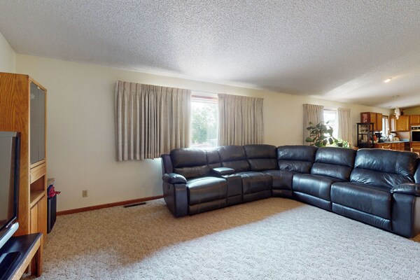 3br Cozy Apartment W/ Mountain Views - Helena, MT