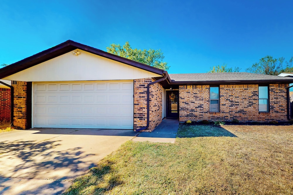 3br Near Osu W/ Fenced Yard, Patio & Grill - Stillwater, OK