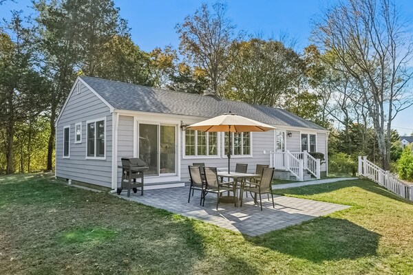 3br Home Walk To Beach W/ Outdoor Shower & Grill - Long Island, NY