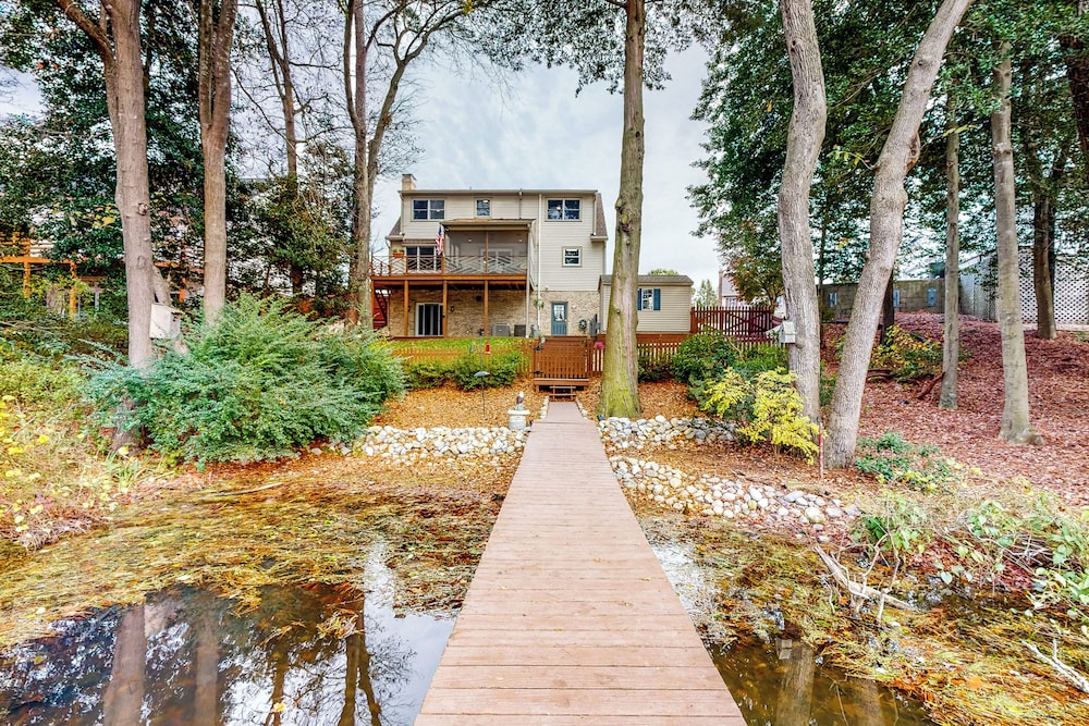 Waterfront Allergy-free 4br, Dock & Home Theater - Salisbury Zoological Park