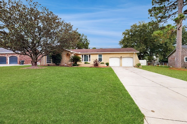 Charming Dog-friendly Home W/ Private Pool - Charleston, SC