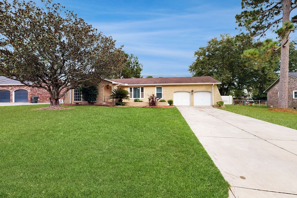 Charming Dog-friendly Home W/ Private Pool - Charleston, SC