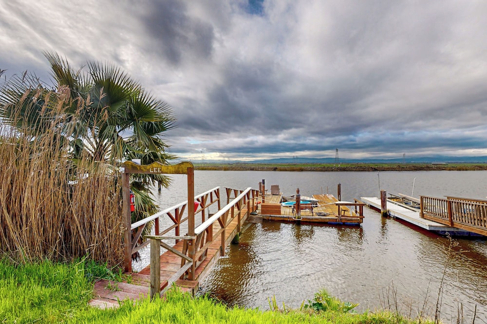 3br Dog-friendly Home Near River W/ Fire Pit - Brentwood