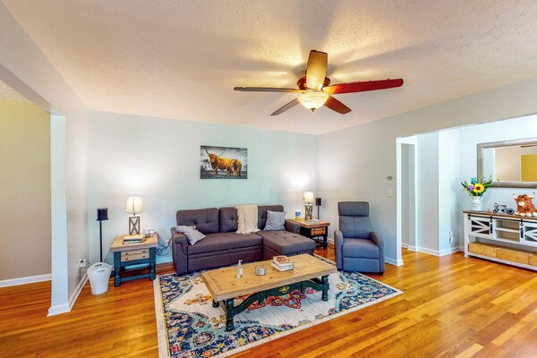 3br On Sprawling Acreage W/ Magnificent Views - Victoria Bryant State Park, Royston