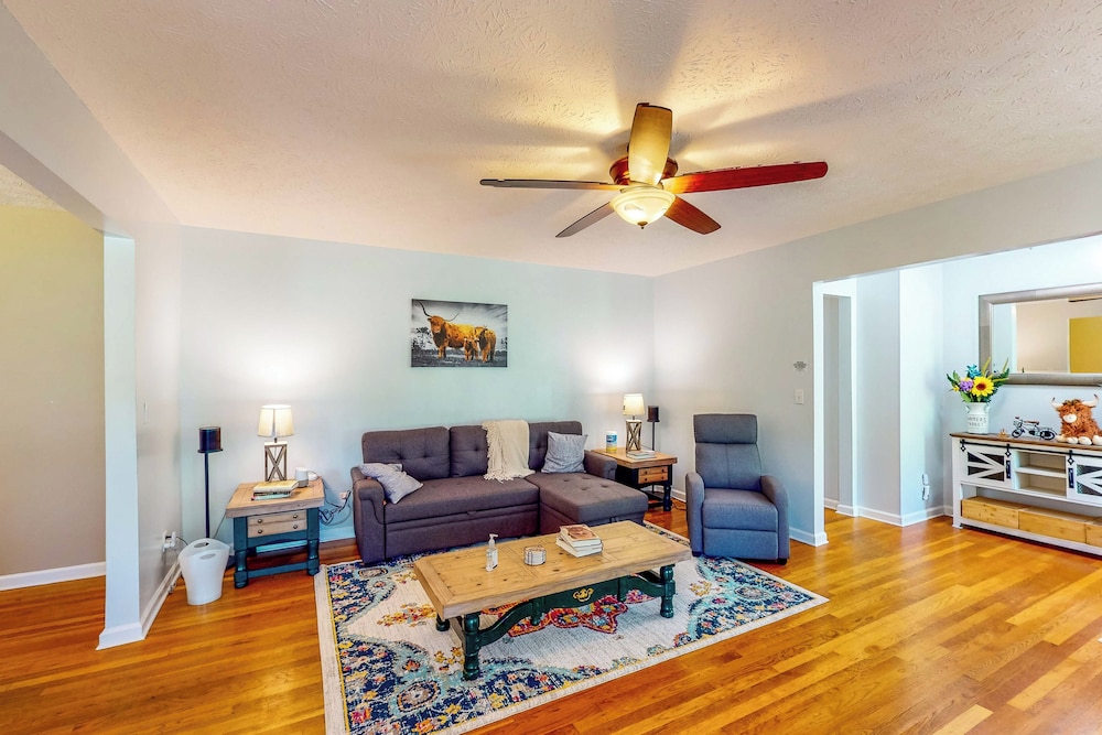 3br On Sprawling Acreage W/ Magnificent Views - Victoria Bryant State Park, Royston