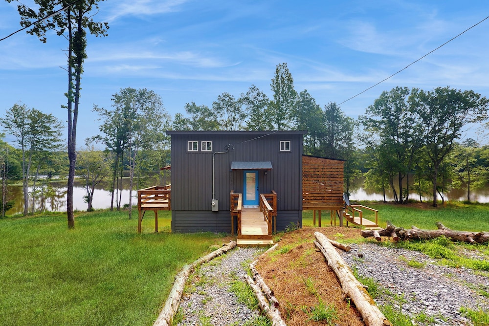 River-view Home W/ Fire Pit & Grill! - Alabama