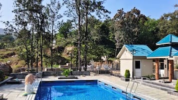 10 piscinas interiores