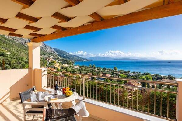 Villa Cleo Beach in Mparmpati Reviews, Deals & Photos 2026 - Expedia.co.uk