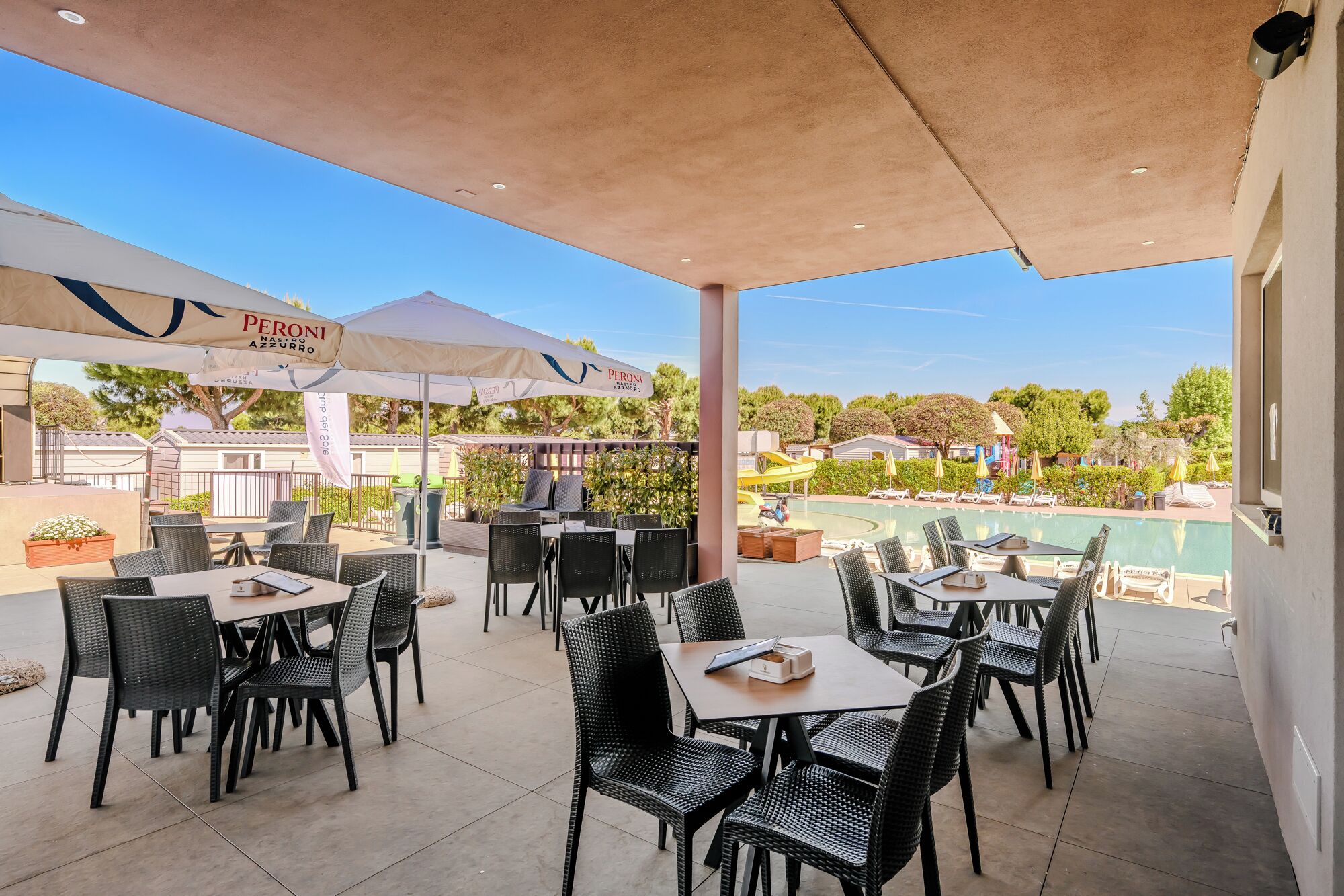 Bar à beira da piscina