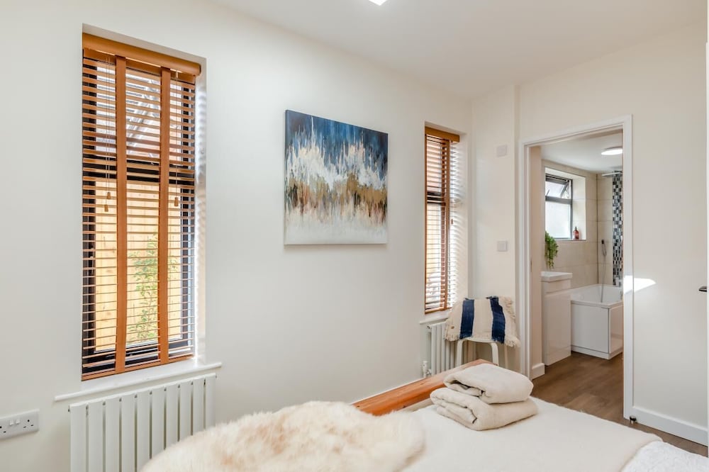 4 Bed in Berrow (oc-h32250) - Berrow | Stayz
