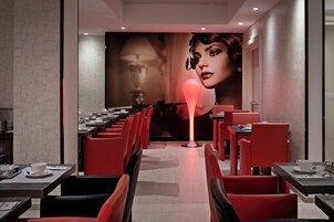 Pequeno-almoço tipo buffet diário incluído 