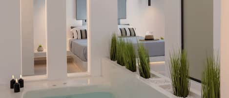 Suite Deluxe, varanda, Vista para a cidade | Quartos insonorizados, ferro/tábua de engomar, Wi-fi grátis