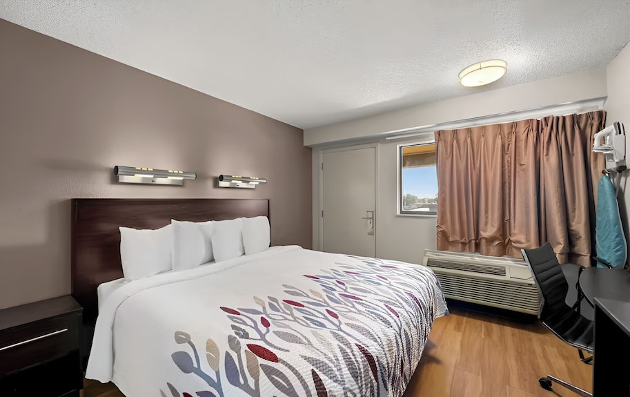 Close To Dfw: Airport Shuttle & Parking. Near Grapevine Mills Mall | 4 Units - Grapevine, TX