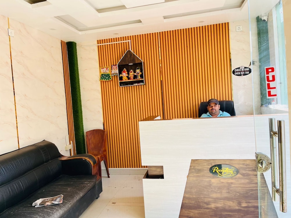 Hotel Radharani Palace - 