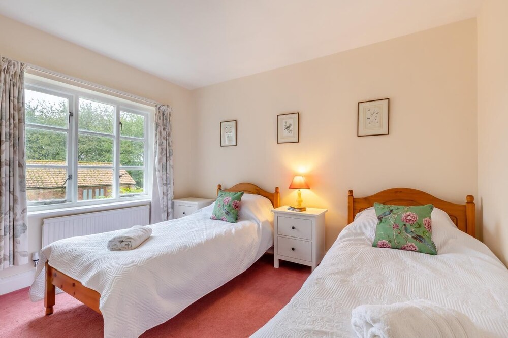 4 Bed in Sco Ruston (oc-m29404) - Tunstead | Stayz