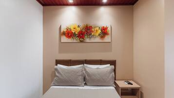 Quarto Duplo Standard, vista para o jardim, no piso executivo | Secretária adequada para computadores portáteis, Wi-fi grátis