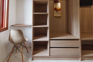 Quarto Duplo Standard, vista para o jardim, no piso executivo | Secretária adequada para computadores portáteis, Wi-fi grátis 