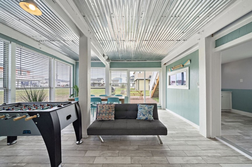 Oceanview Home & Game Room, Steps To Beach - Jamaica Beach, TX