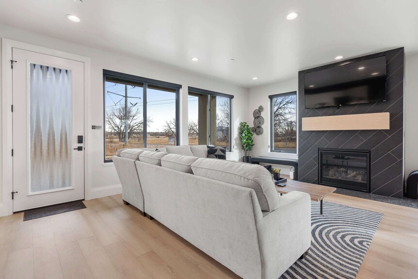 Classy Corner Retreat | Hot Tub + Fireplace - Fort Collins, CO